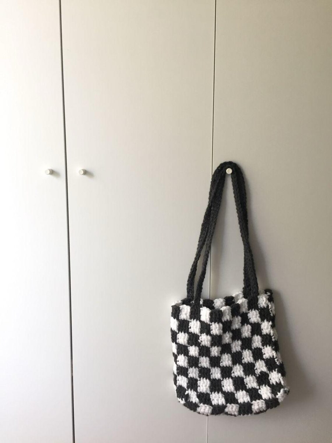 Charming Checkered Crochet Tote: Easy Pattern for a Stylish Carry-all ...