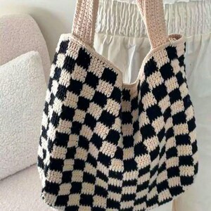 Charming Checkered Crochet Tote: Easy Pattern for a Stylish Carry-all ...