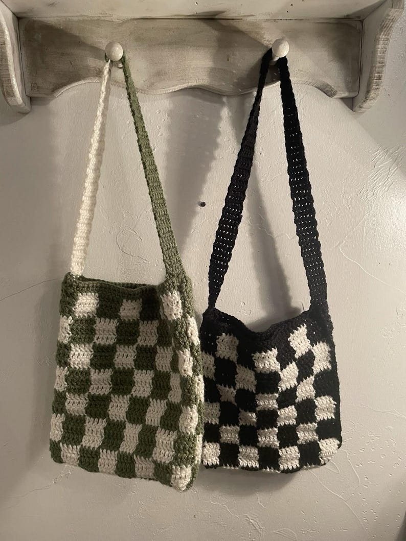 Charming Checkered Crochet Tote: Easy Pattern for a Stylish Carry-all ...