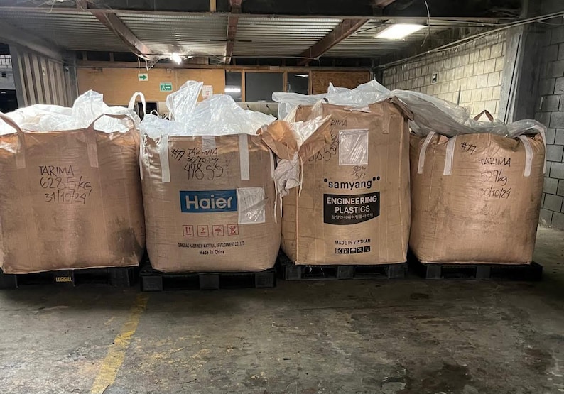 Shredded HDPE Recycled Plastics, Plastic Flakes 1LB - Etsy