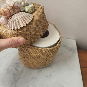 Coastal Grandma Sea Shell Toilet Paper Storage, Sea Shell Table Décor ...