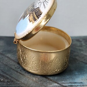 Vintage Oval Gold Toned Pill / Snuff Box With Roma S Pietro Square Lid ...