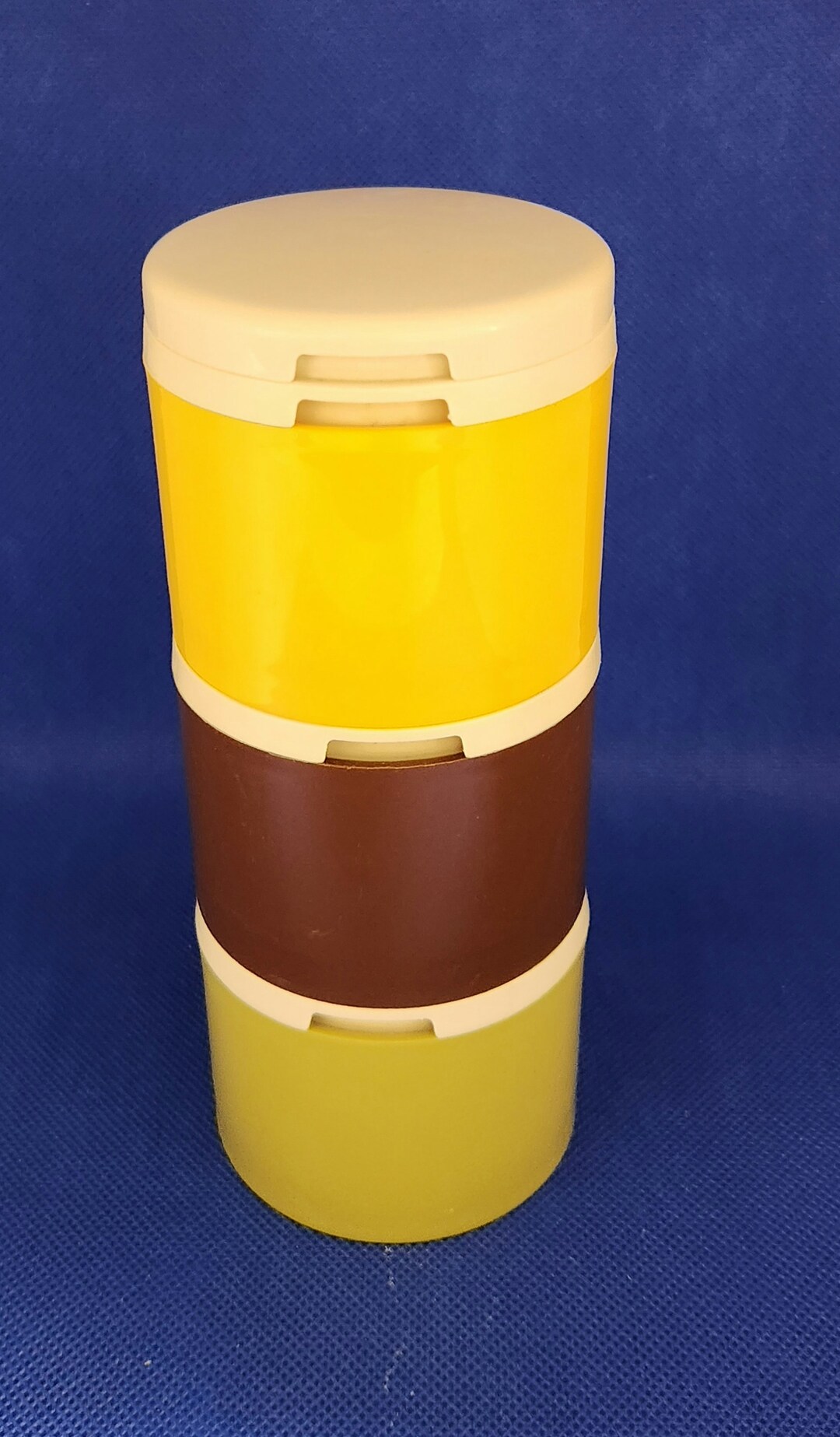 TUPPERWARE SPICE SHAKERS, Vintage Harvest Colors, Set of 3 Stackable ...