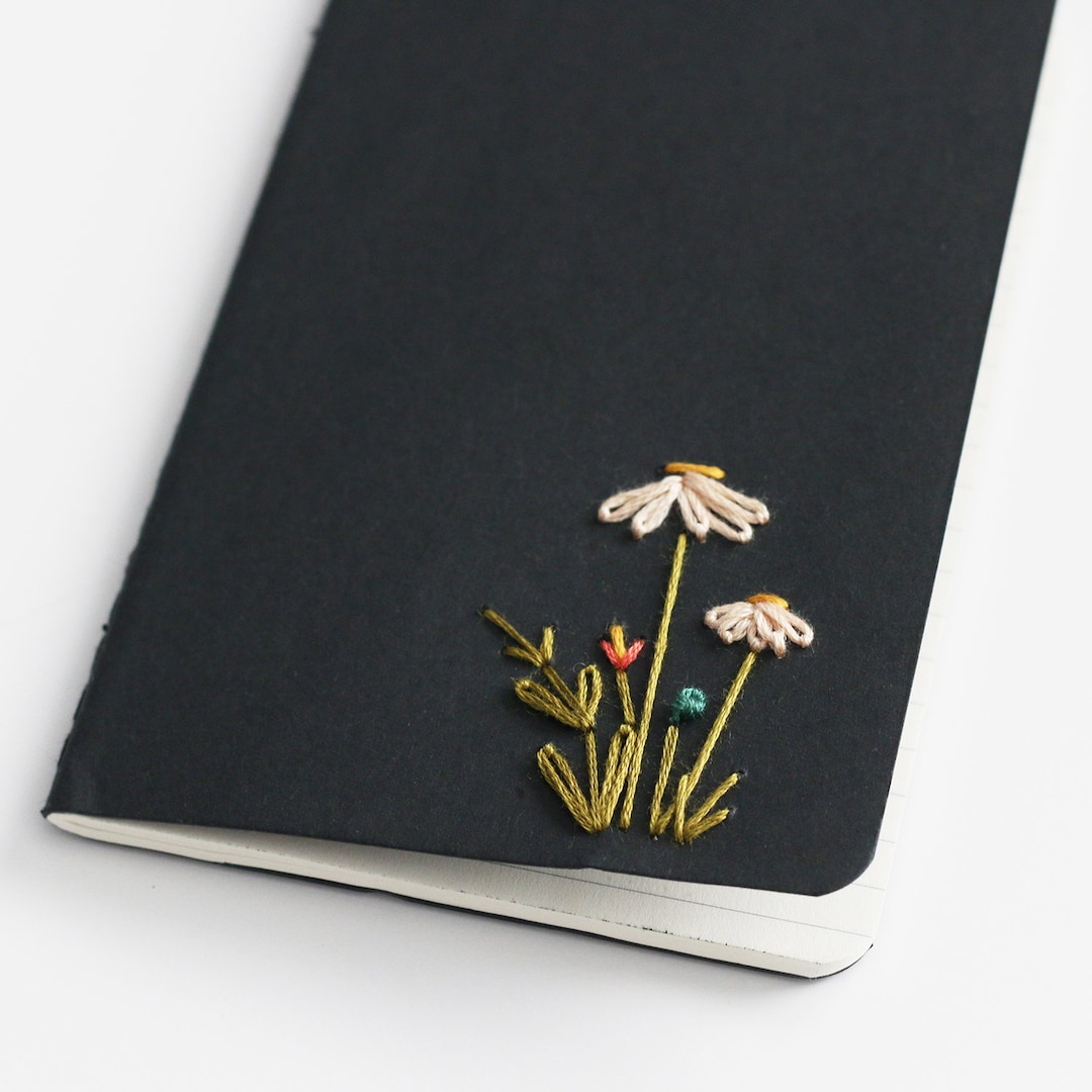 Daisies- Hand Embroidered Pocket Notebook - Etsy