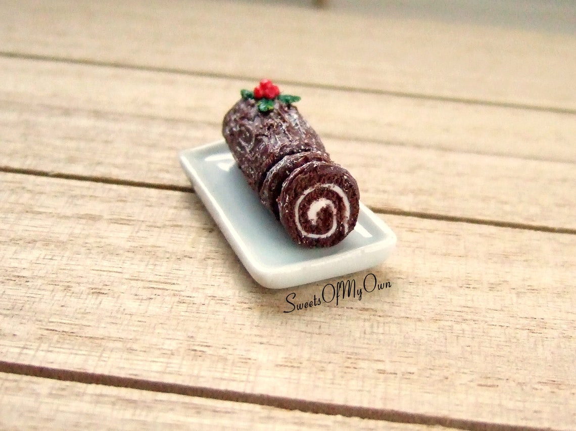 Miniature Yule Log Cake - Slices Cut, Dolls House Christmas Food, 1:12 ...