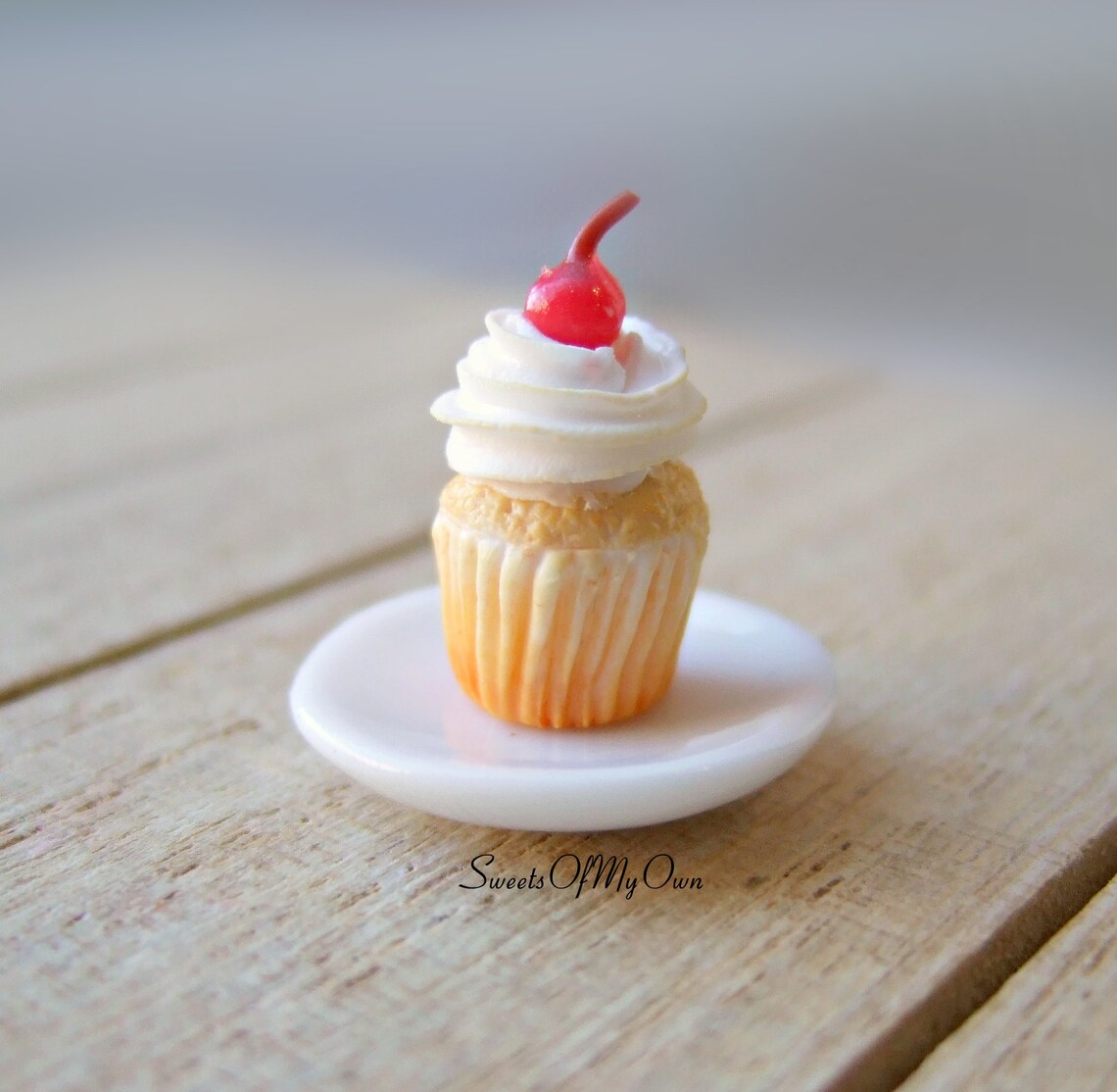 Miniature White Cupcakes With Cherry - Dolls House Bakery Food, 1:12 ...