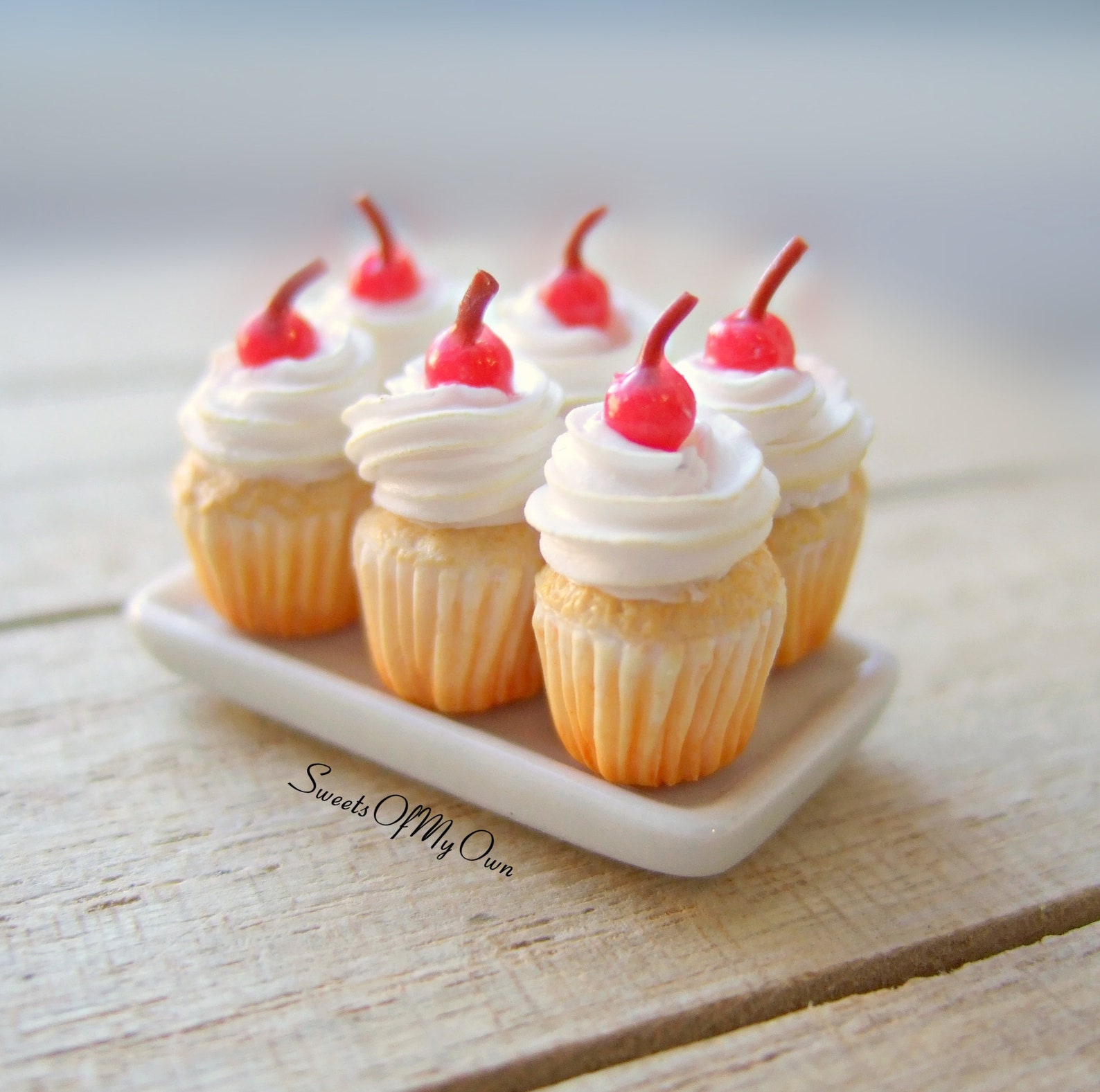 Miniature White Cupcakes With Cherry - Dolls House Bakery Food, 1:12 ...