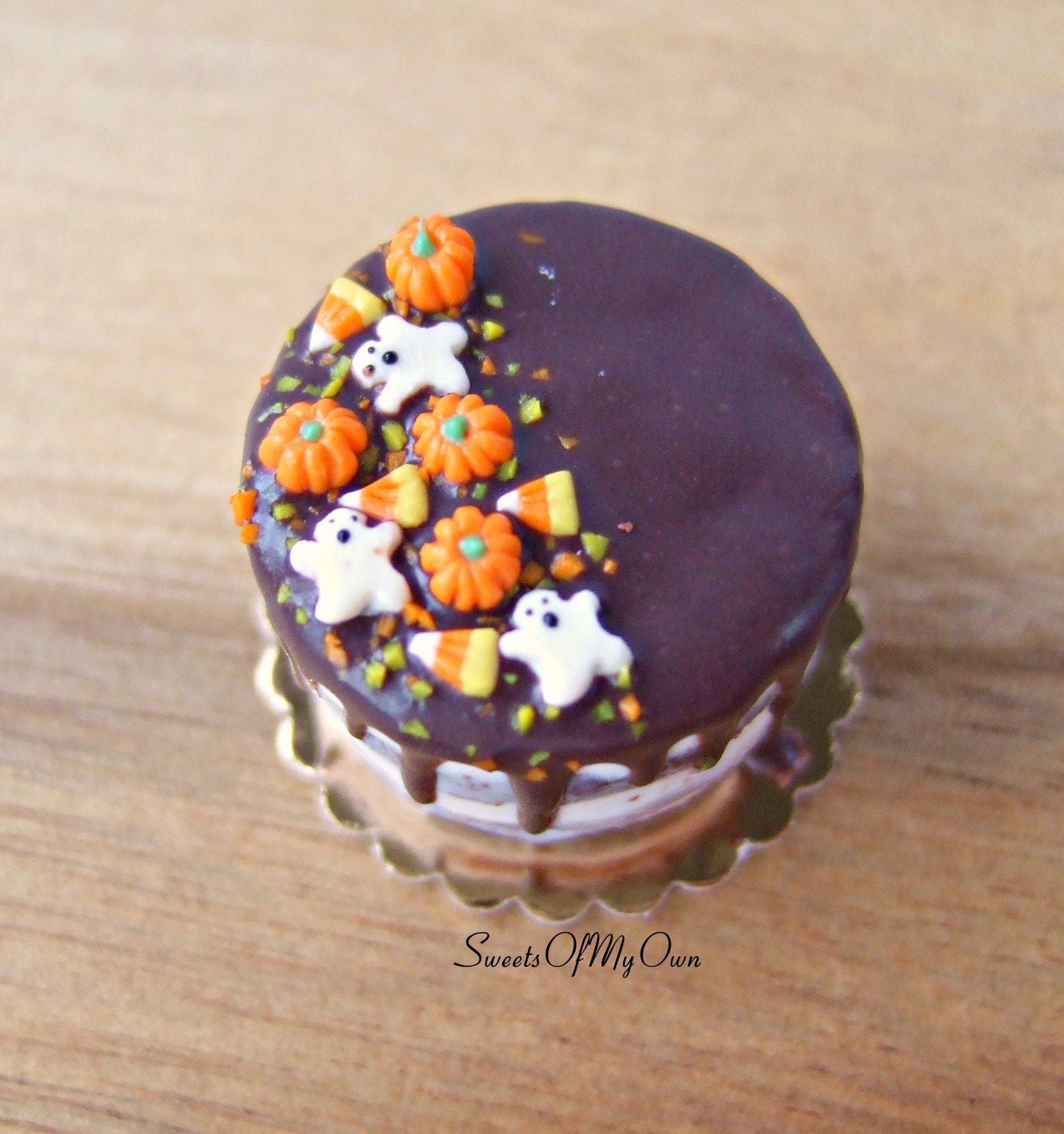 Miniature Spooky Halloween Drip Cake - Dolls House Bakery Food, 1:12 ...