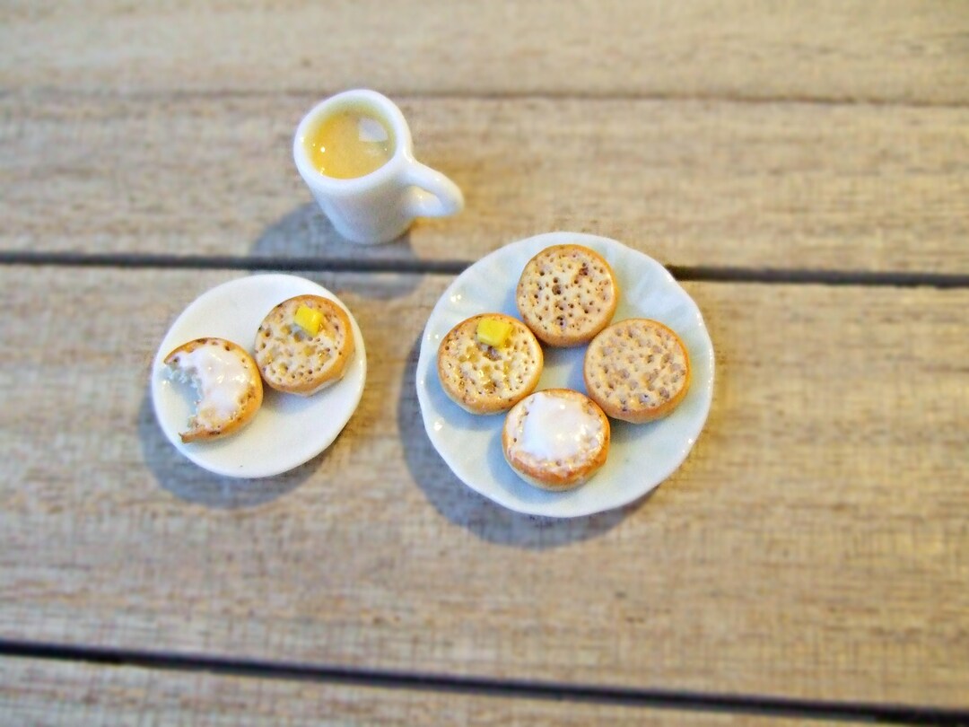Miniature Crumpets - Dolls House Miniature Food - Bakery Item for Doll ...