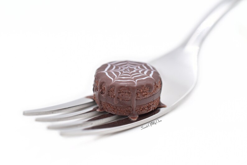 Cobweb Chocolate Icing Cake Miniature - Dolls House Miniature Food ...