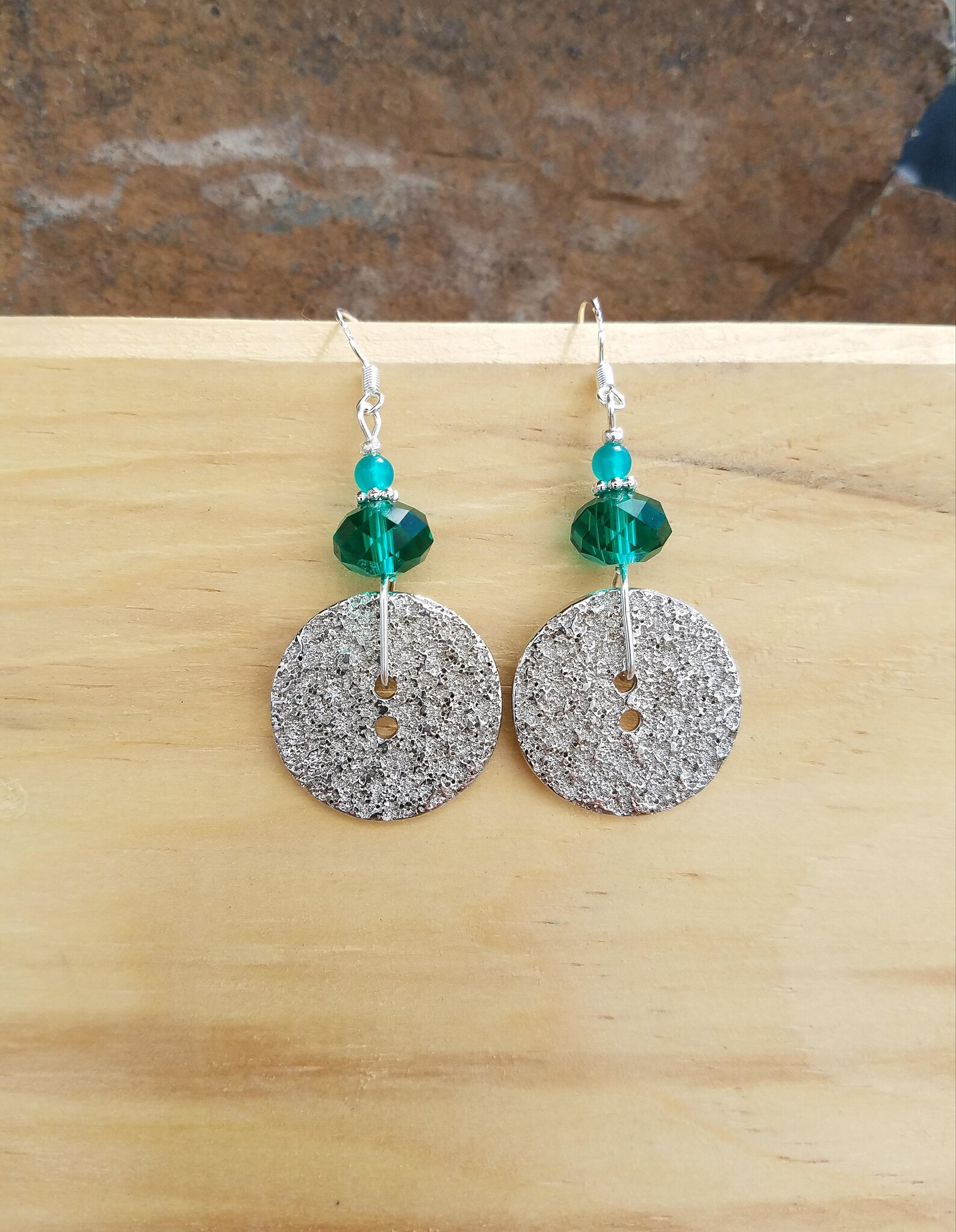 Brillo verde esmeralda pendientes de botón botón color - Etsy España