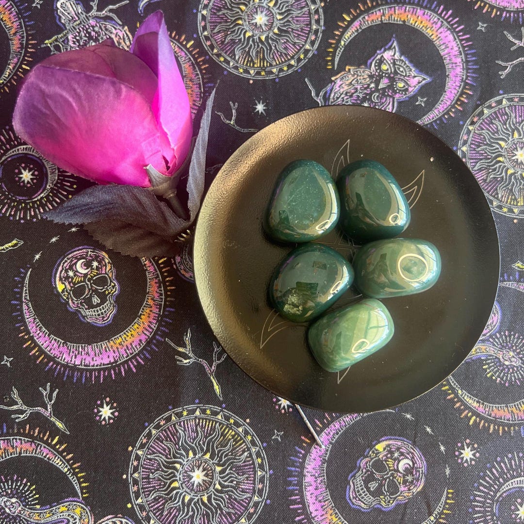 Bloodstone Tumble Stone – for Vitality, Courage and Grounding - Etsy