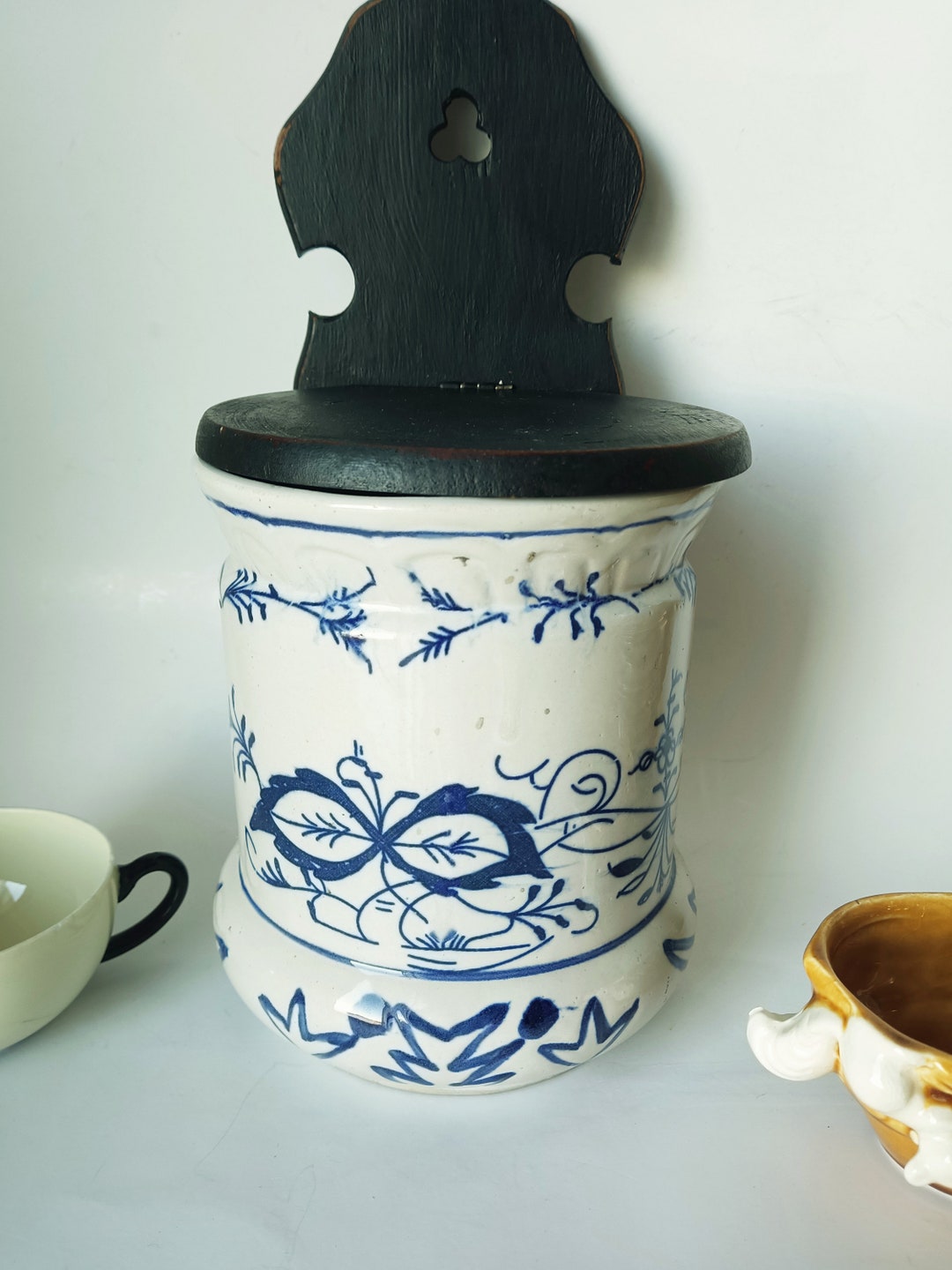 Vintage Delft Blue Ironstone Salt Box With Wooden Lid in Blue Onion ...