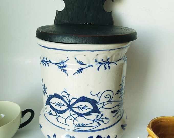 Vintage Delft Blue Ironstone Salt Box With Wooden Lid in Blue Onion ...