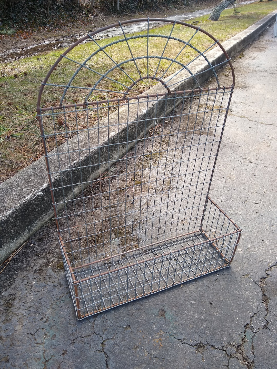 Rustic Wall Trellis Wire Planter, Large Vintage Rustic Wire Wall Garden ...