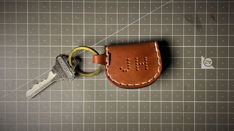 Round Coin Keychain Pattern: Easy Leathercraft DIY (personalized ...