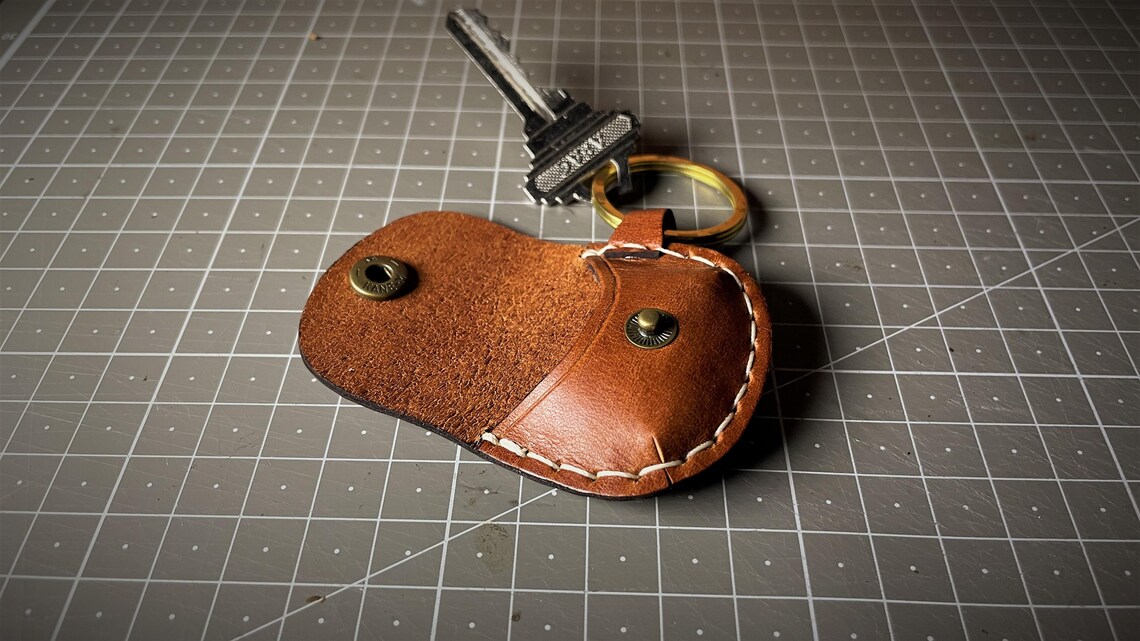 Round Coin Keychain Pattern: Easy Leathercraft DIY (personalized ...