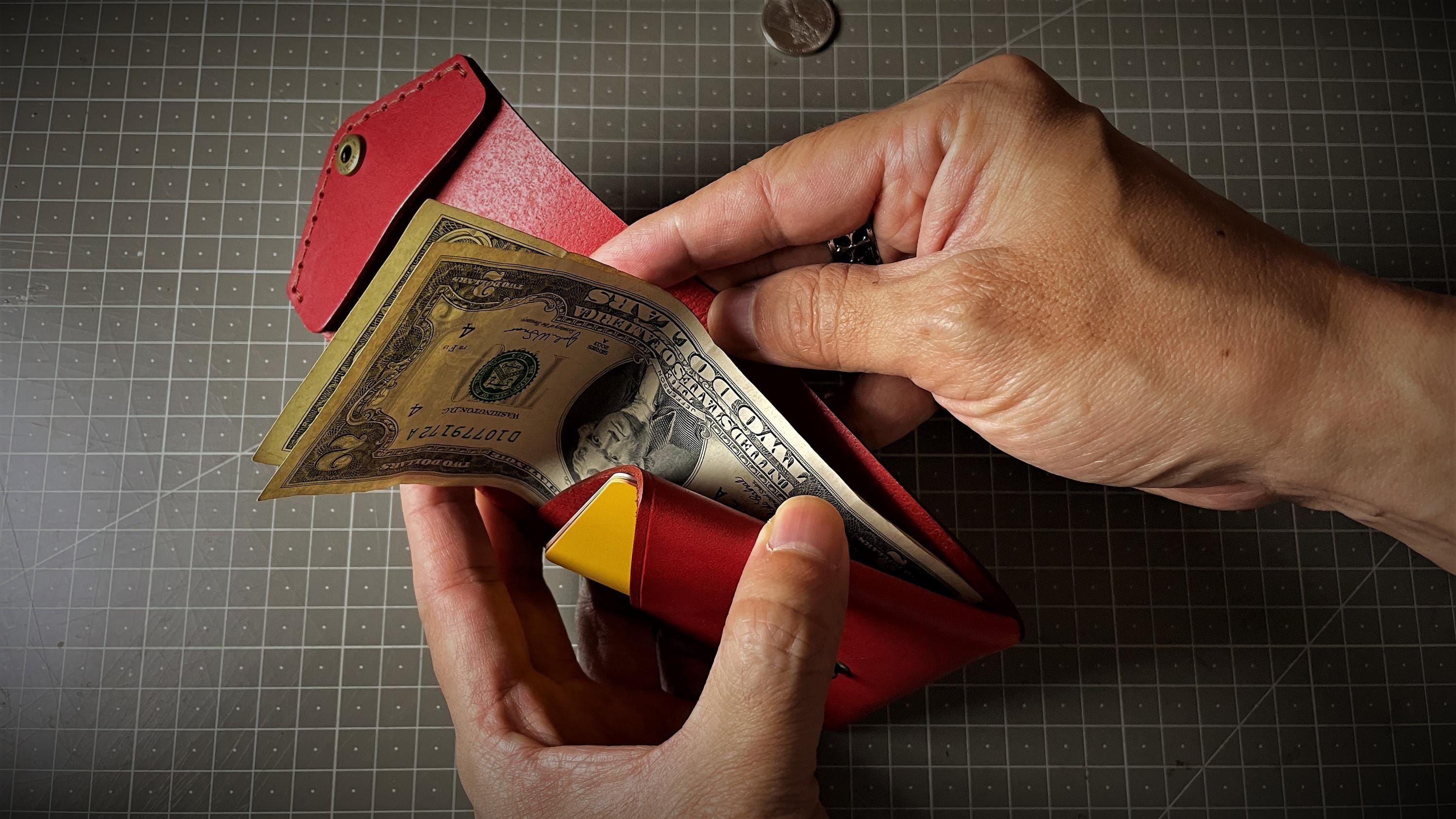 Minimalist Wallet : the Small Wallet That Holds Both Cards and Cash - Etsy
