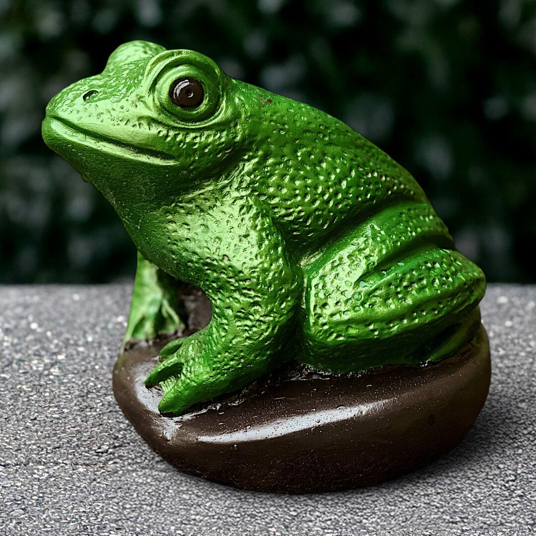 Unique Frog Sculpture Concrete Pool Figurine Cement Animal Decoration ...