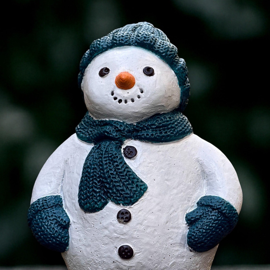 Fantasy Snowman Sculpture Outdoor Snowman Figurine Cement Winter ...
