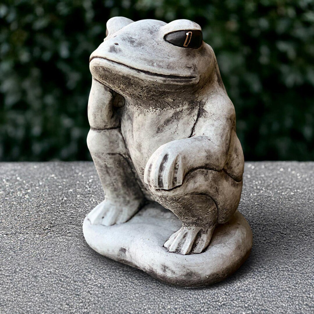 Sitting Frog Sculpture Outdoor Frog Decoration Cement Animal Statue ...