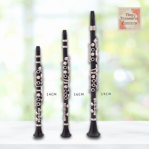 Miniature Clarinet With Stand / Case – Perfect Gift for Musicians ...