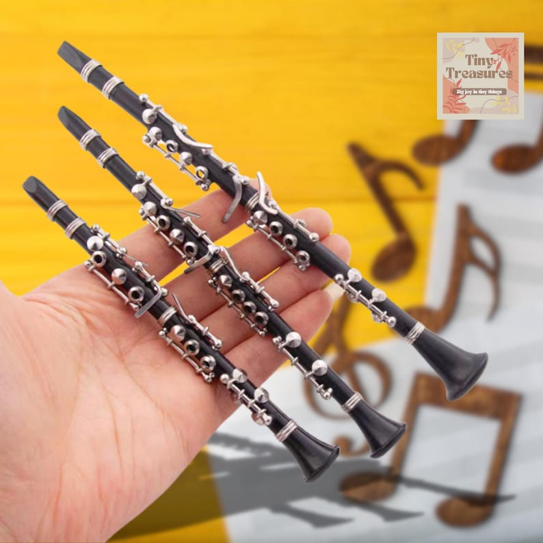 Miniature Clarinet With Stand / Case – Perfect Gift for Musicians ...