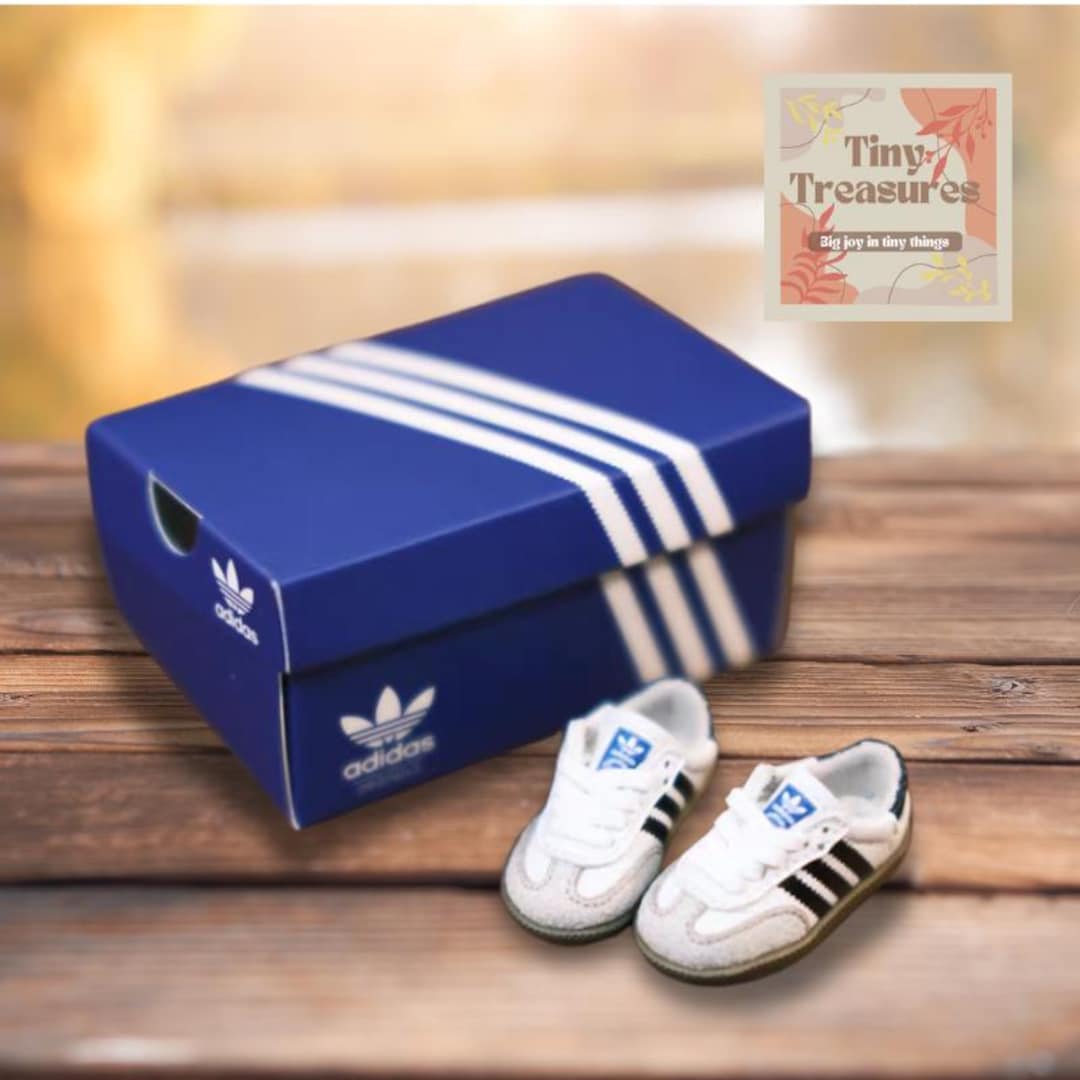 Miniature Sneakers – 1:12 Scale Dollhouse Sports Shoes, Tiny Fashion ...