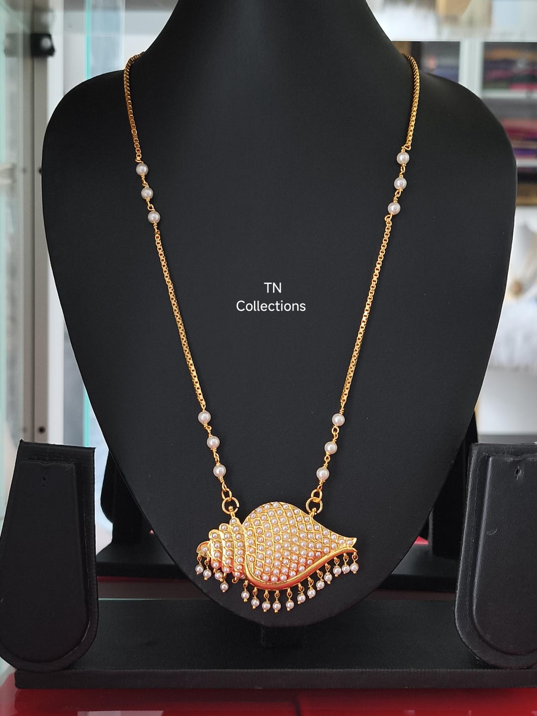 Micro Gold Plated Traditional Sangu Pathakkam With Single Layer Pearl ...