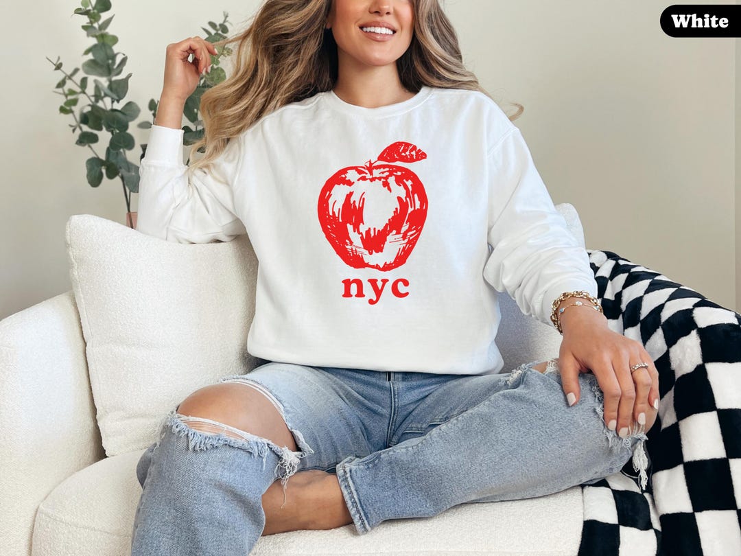 Red Apple NYC Sweatshirt | Vintage Fruit Graphic New York Travel ...
