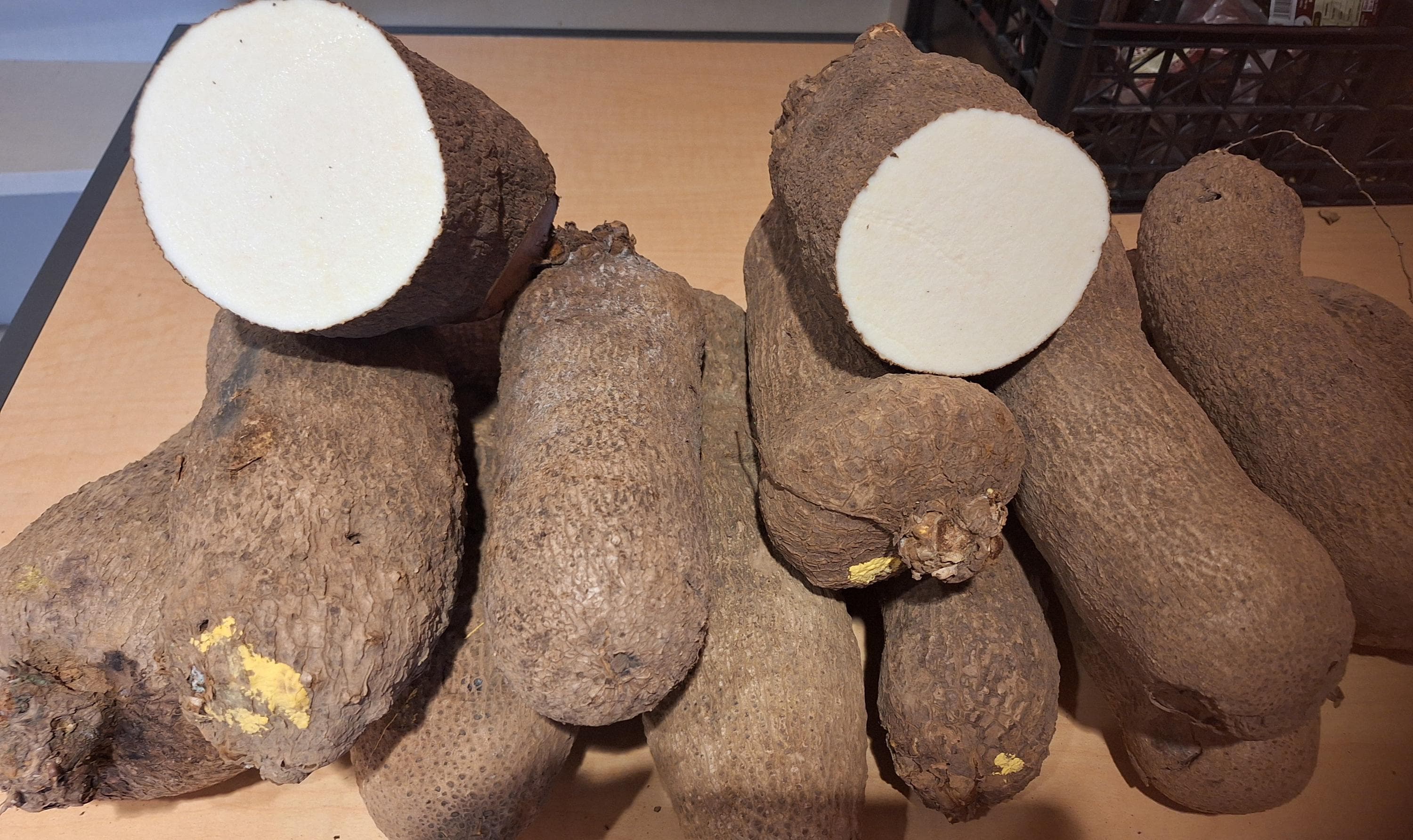 Ghana Pona Yam/ Yam Full Box / Yam Half Box / Yam Quarter Box/ Fresh ...