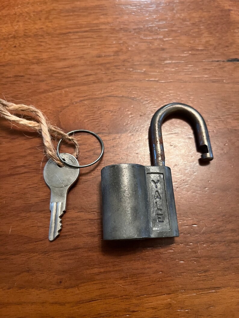 Vintage Métal Yale Padlock With Key Antique USA Steampunk Lock Hardware ...