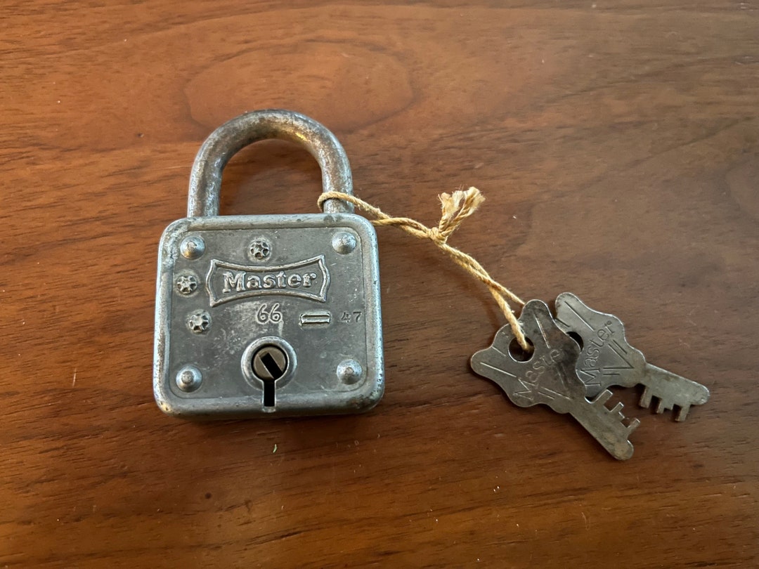 Vintage Master Padlock With 2 Key Antique USA Steampunk Lock Hardware ...