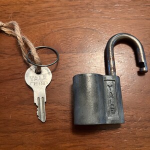 Vintage Métal Yale Padlock With Key Antique USA Steampunk Lock Hardware ...