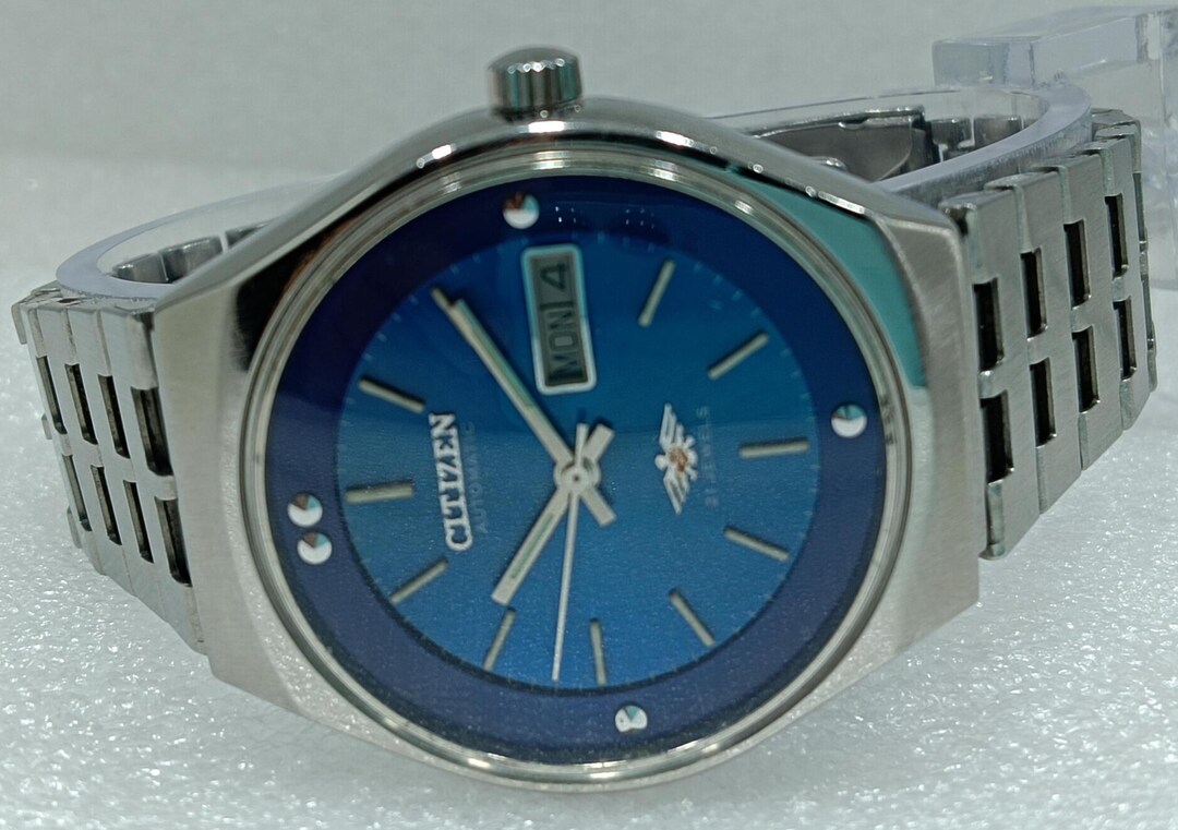 Vintage Citizen Automatic Movement Caliber 8200 Day Date 21 Jewels Blue ...