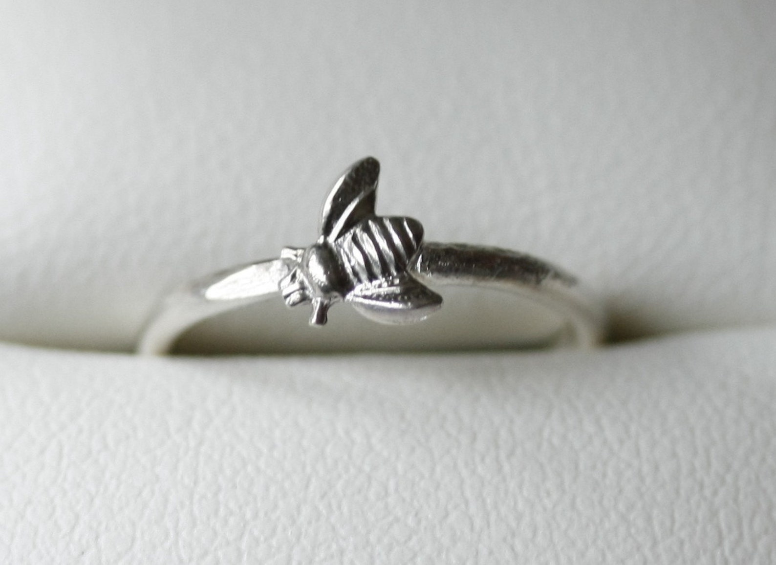 Sterling Silver Bee Ring - Etsy UK