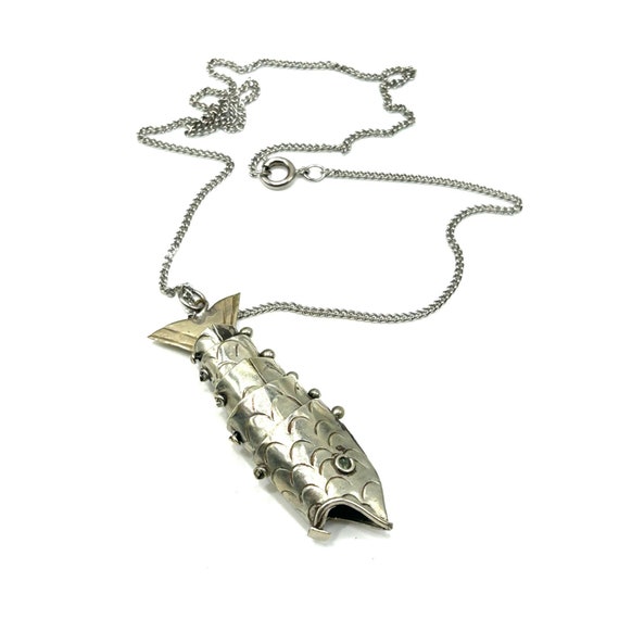 Silver Tone Articulated Fish Pendant Necklace Handcra… - Gem