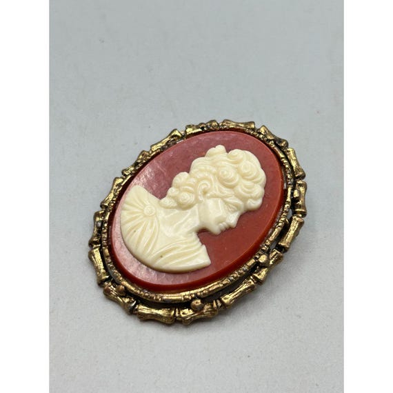 Vintage Celluloid Cameo Pin Small Oval Lady Face Came… - Gem