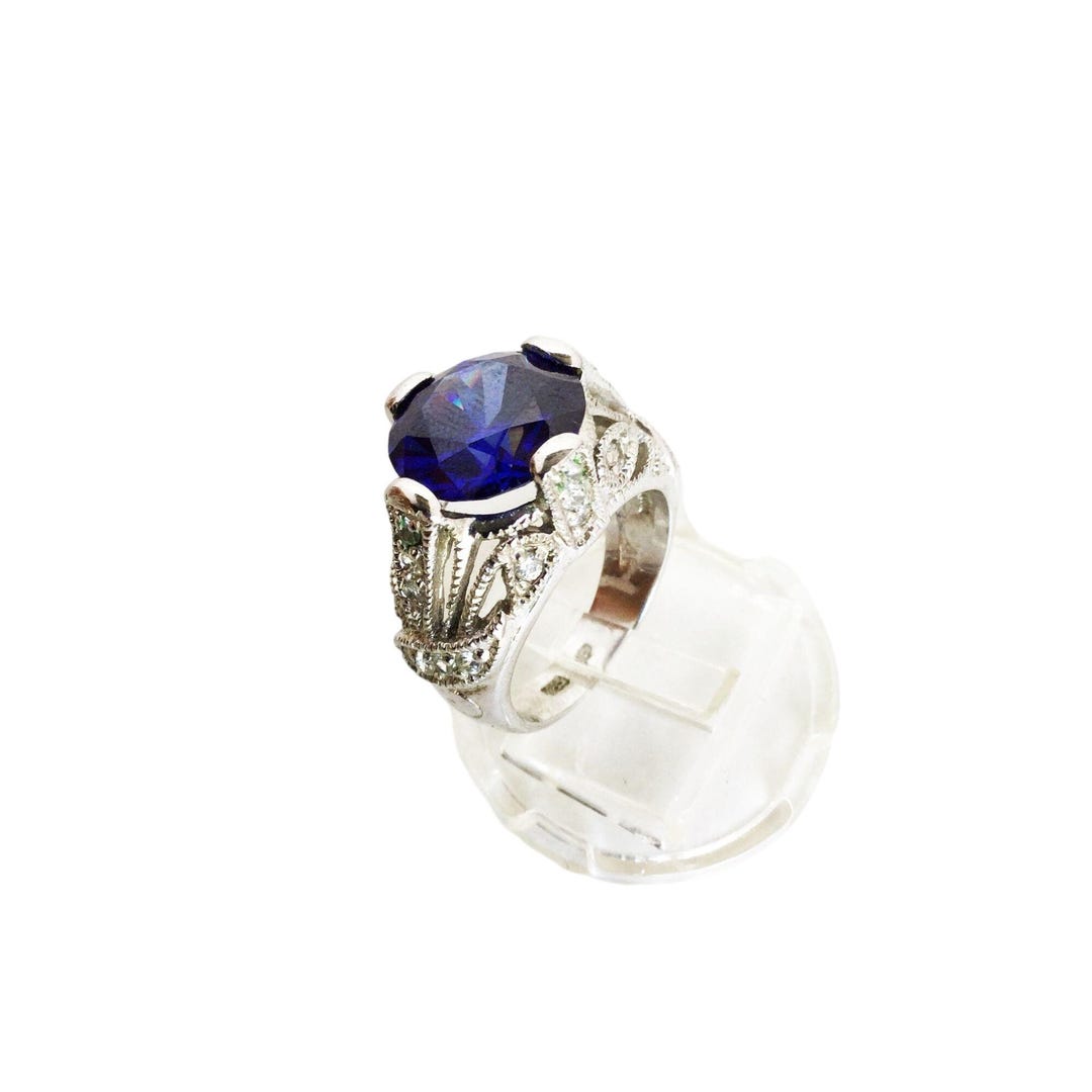 Blue Stone Ring Sterling Silver Ring Size 6 Beautiful Raised Design ...