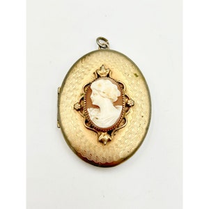 Vintage Genuine Carved Cameo Locket Pendant Gold Tone Pic Photo Holder ...