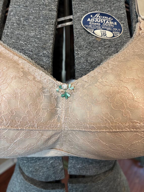Vintage Bullet Bra | 32FF | Jeunique (048) - Gem
