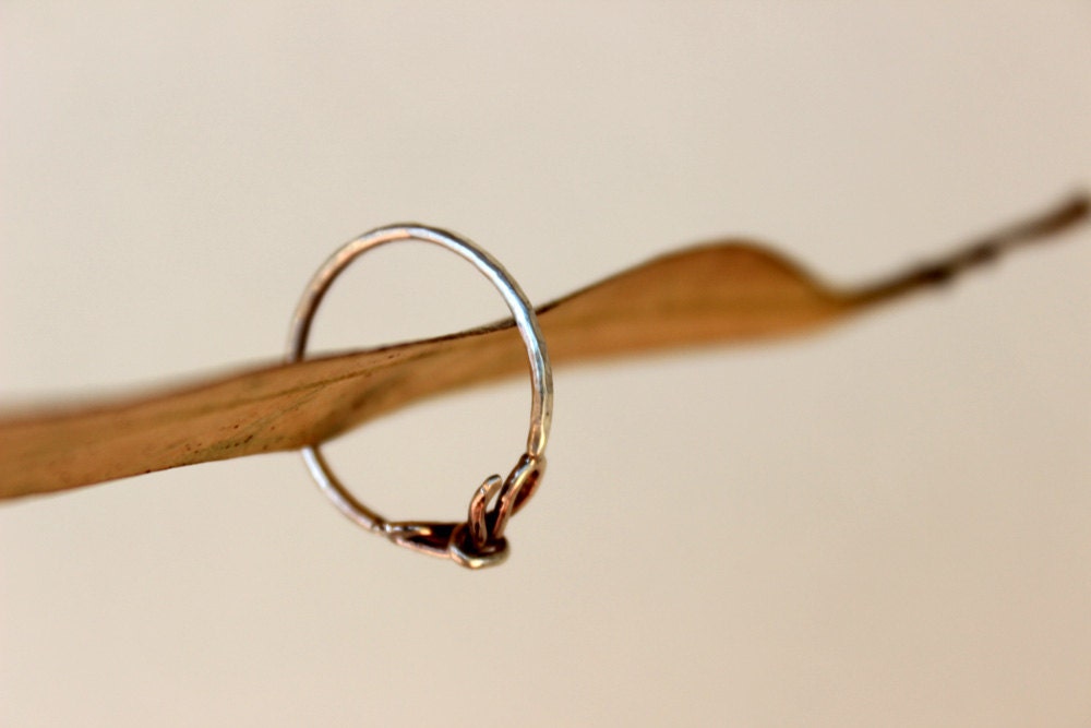 Small Bow Reminder Ring - Etsy