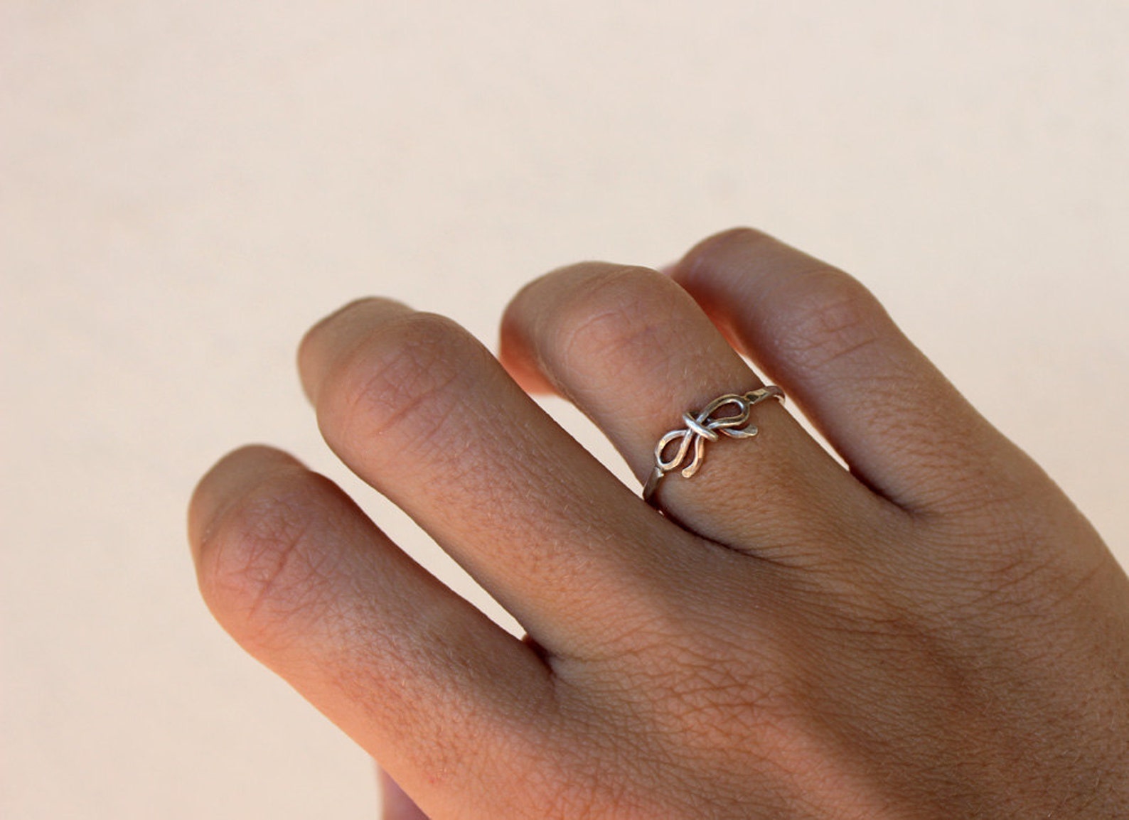 Small Bow Reminder Ring - Etsy