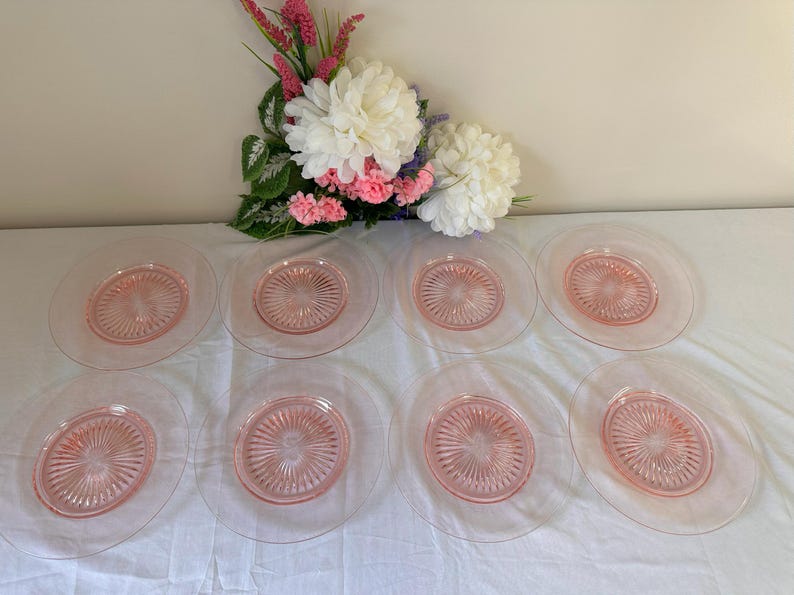 Vintage Pink Depression Glass Plates With Radiating Starburst Base ...