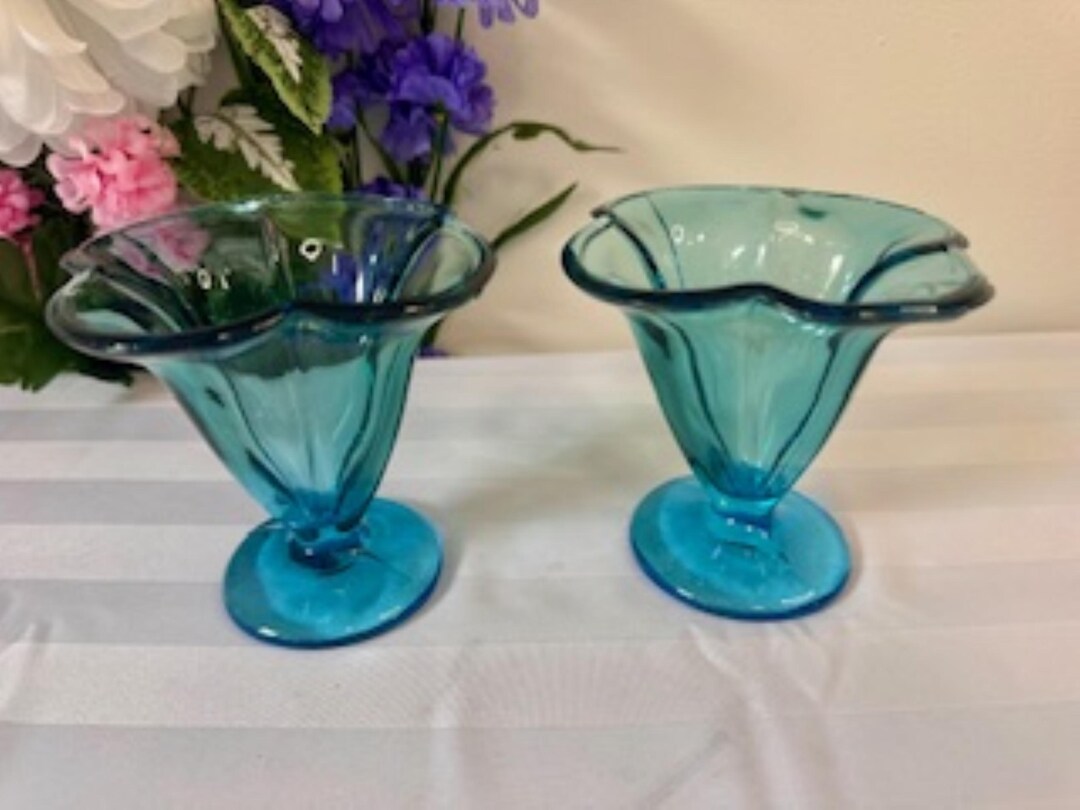 Vintage Turquoise Blue Ice Cream Sundae Dessert Glasses – Flared ...