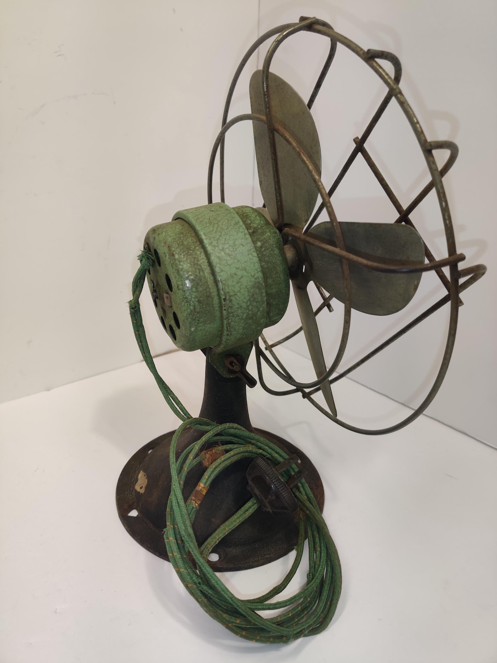 Vintage Metal Desk Fan VERY COOL - Etsy