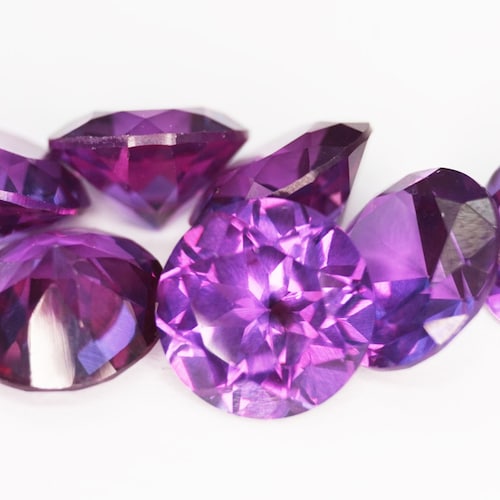 Round Faceted Alexandrite synthetic Color Change Corundum - Etsy