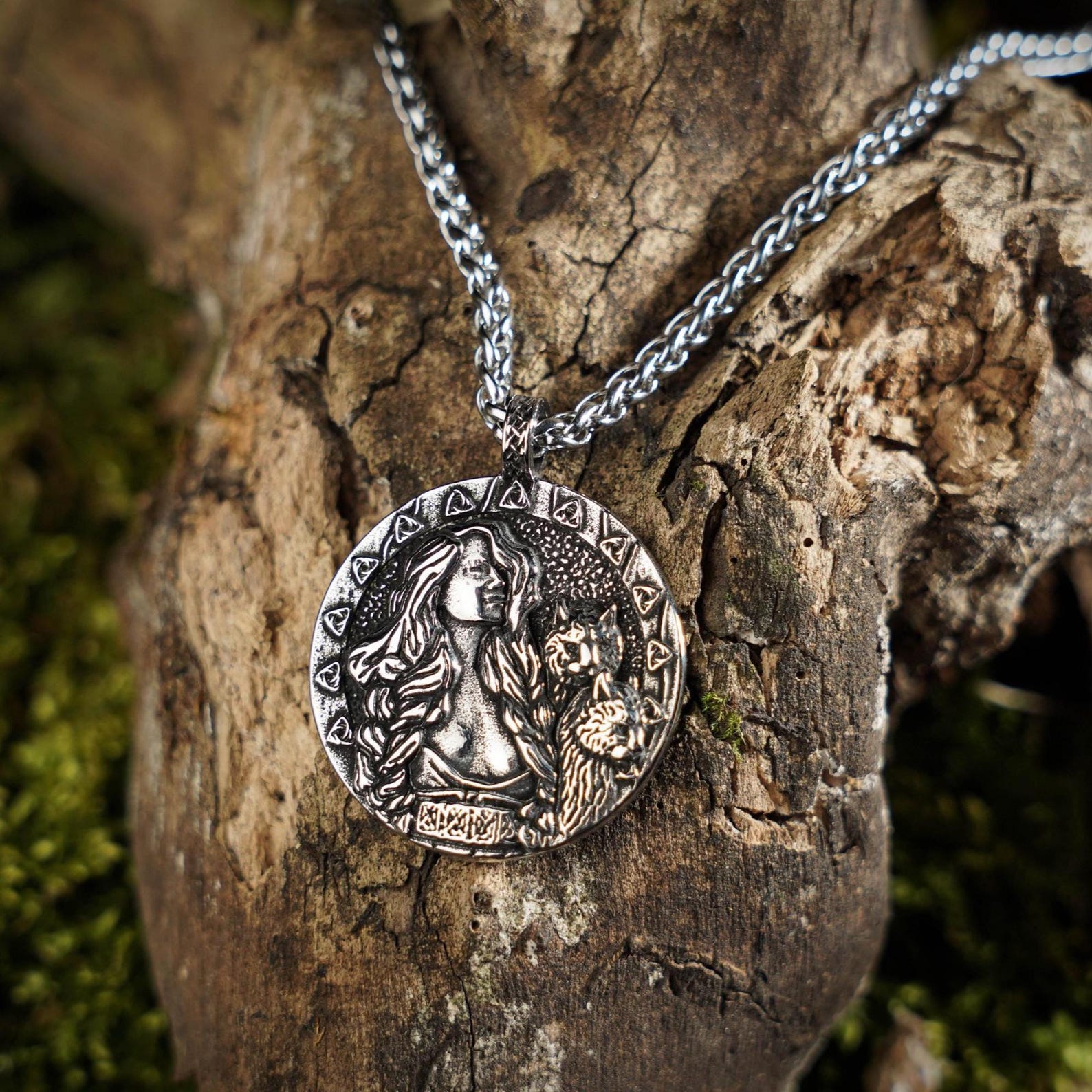 Freya Necklace, Norse Goddess Pendant, Nordic Amulet for Women, Pagan ...