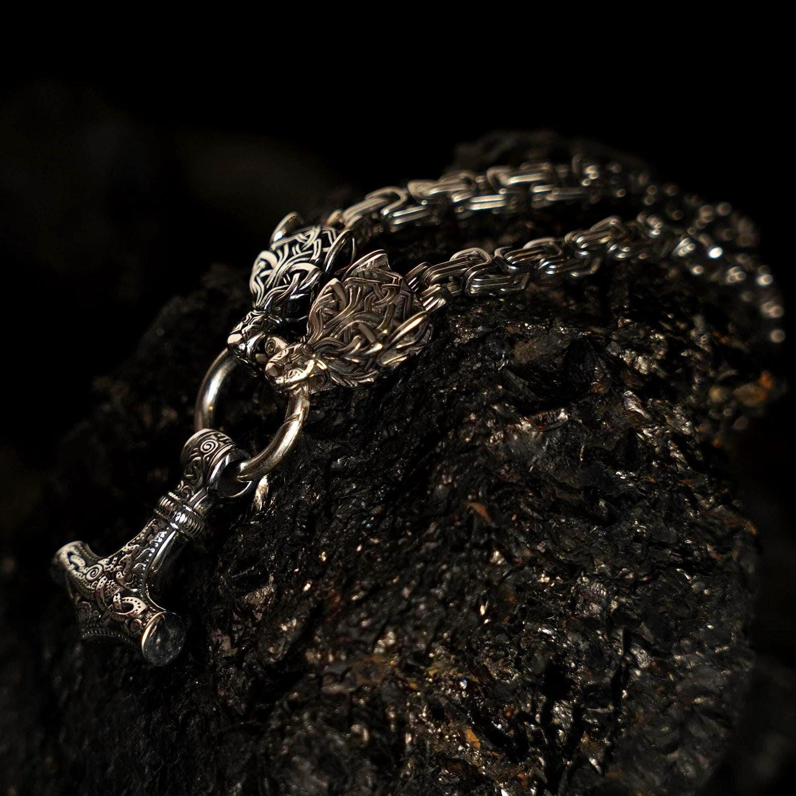 Viking Wolf Chain With Mjolnir Pendant, Wolf Heads Necklace, Thor’s ...