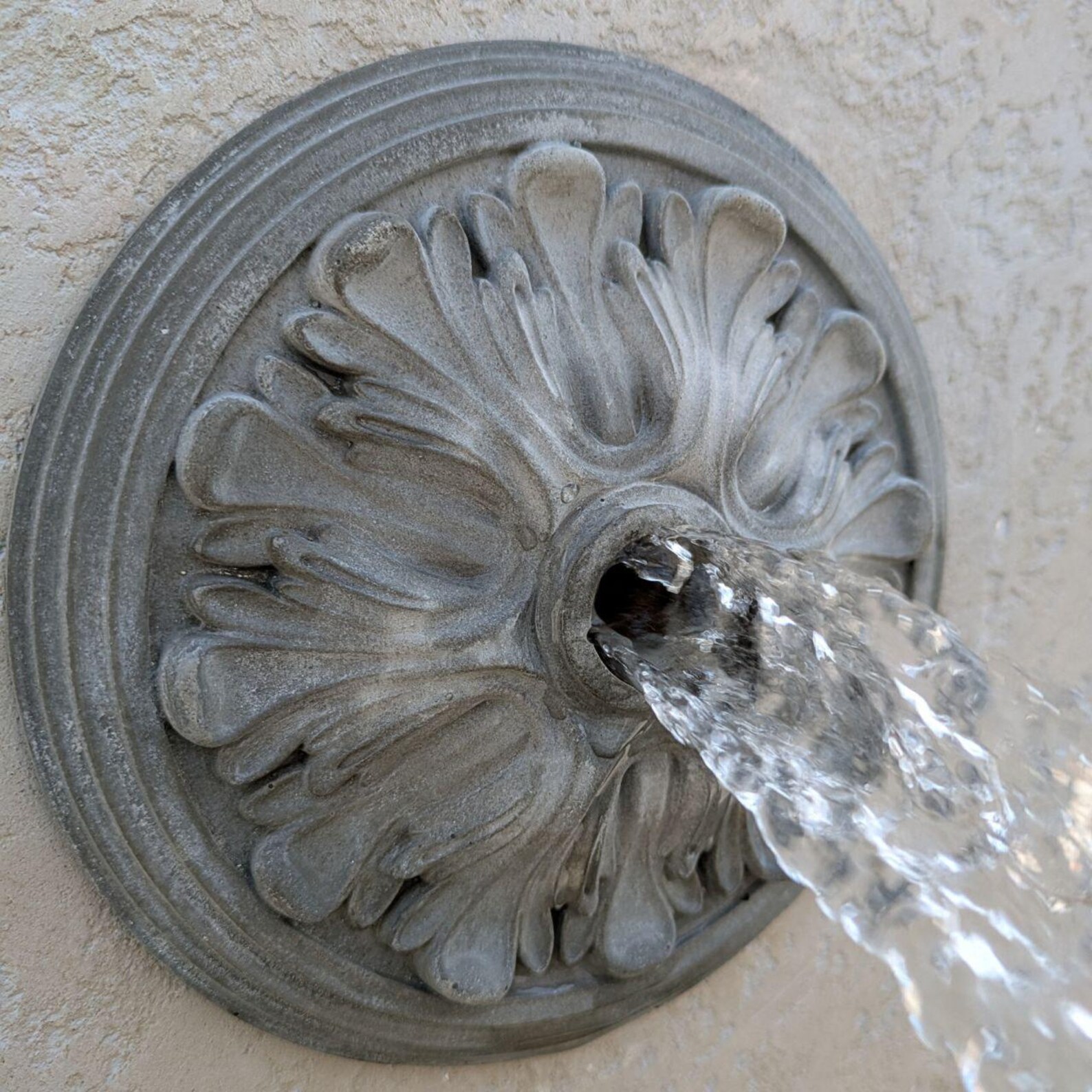 Concrete Water Spout Rosette 8" Pool Water Feature Wall Fountain ...